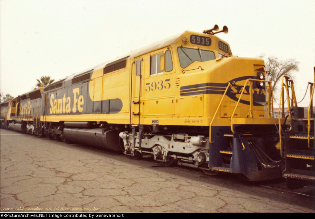 Our Engine, In The Middle Of Our Street